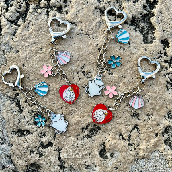 Moomintroll & Snorkmaiden Heart Bag Hanger - The Official Moomin Shop