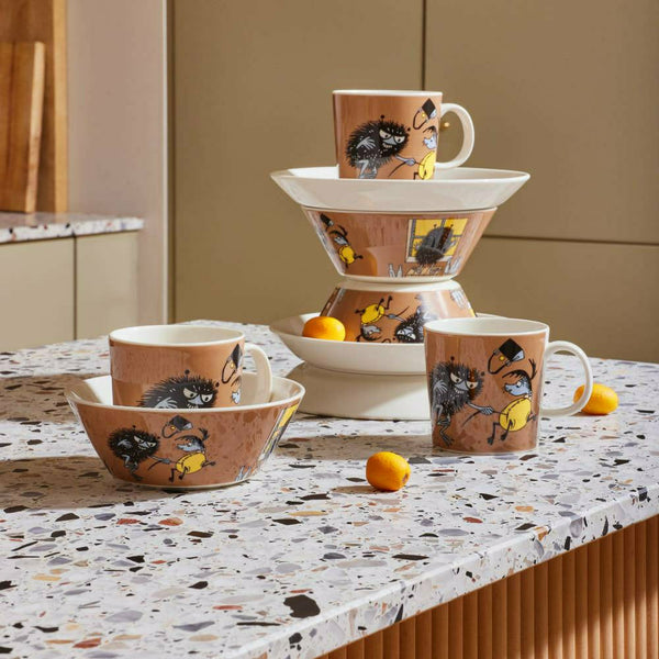 Stinky in Action Plate 19cm - The Official Moomin Shop